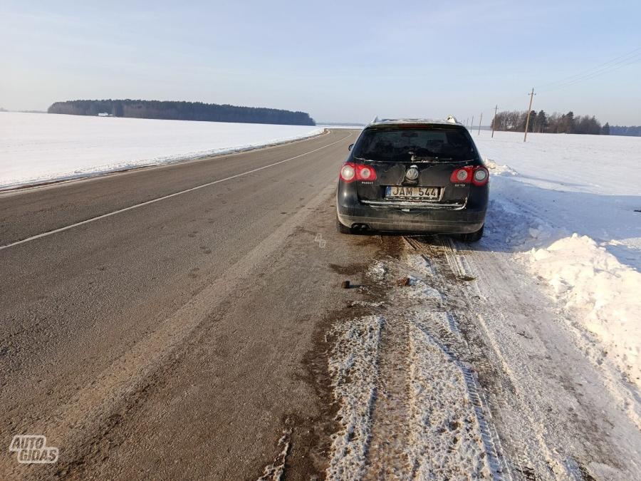 Melns Volkswagen Passat 2006 Pasvalys, ar dzinēja tilpumu 2.00 L un nobraukumu 409 tūkst. km par 1000 €, foto 4 vietnē AUTOMOTO.COM.LV