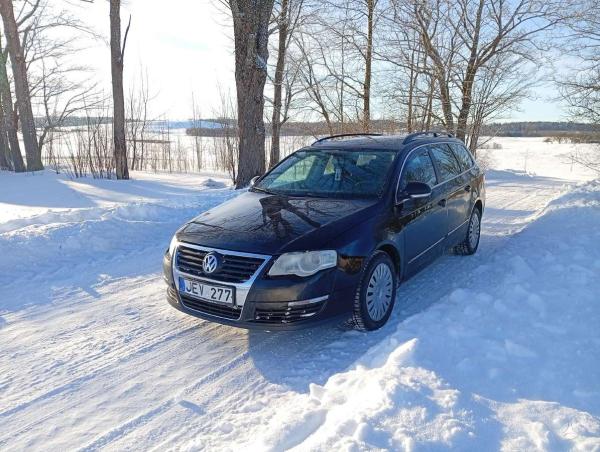 Melns Volkswagen Passat 2006 Šilalė, ar dzinēja tilpumu 1.90 L un nobraukumu 4258 tūkst. km par 950 €, foto 2 vietnē AUTOMOTO.COM.LV