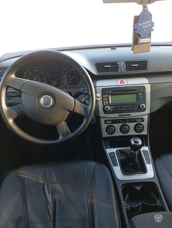 Melns Volkswagen Passat 2006 Šilalė, ar dzinēja tilpumu 1.90 L un nobraukumu 4258 tūkst. km par 950 €, foto 7 vietnē AUTOMOTO.COM.LV