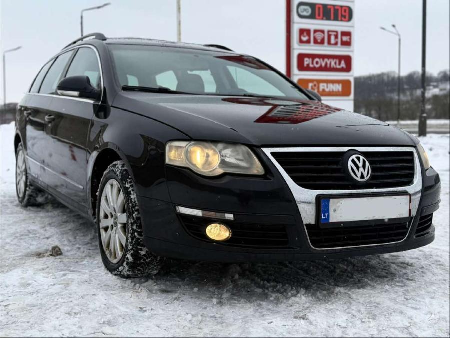 Black Volkswagen Passat 2006 in Kaunas, with an engine capacity of 1.97 L and mileage of 310 thousand km for 1650 €, photo 1 on AUTOMOTO.COM.LV