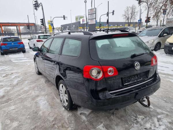 Black Volkswagen Passat 2006 in Kaunas, with an engine capacity of 2.00 L and mileage of 277 thousand km for 2400 €, photo 3 on AUTOMOTO.COM.LV