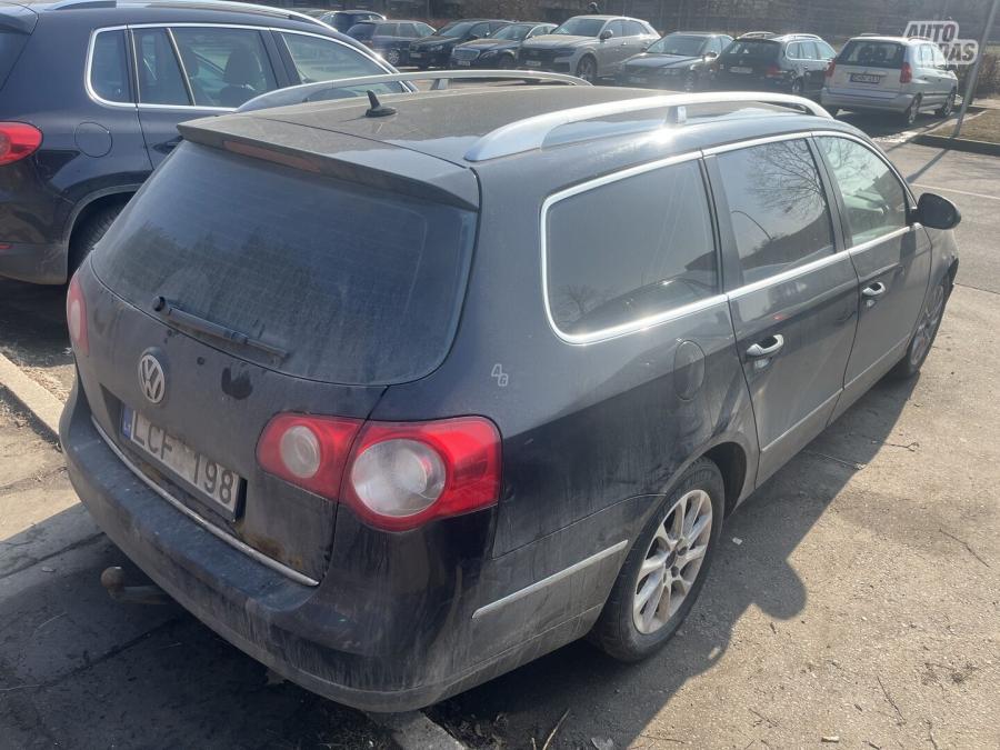Black Volkswagen Passat 2006 in Kaunas, with an engine capacity of 2.00 L and mileage of 30 thousand km for 650 €, photo 4 on AUTOMOTO.COM.LV