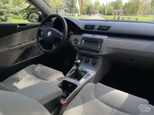 Black Volkswagen Passat 2006 in Silute, with an engine capacity of 1.90 L and mileage of 326 thousand km for 1950 €, photo 8 on AUTOMOTO.COM.LV