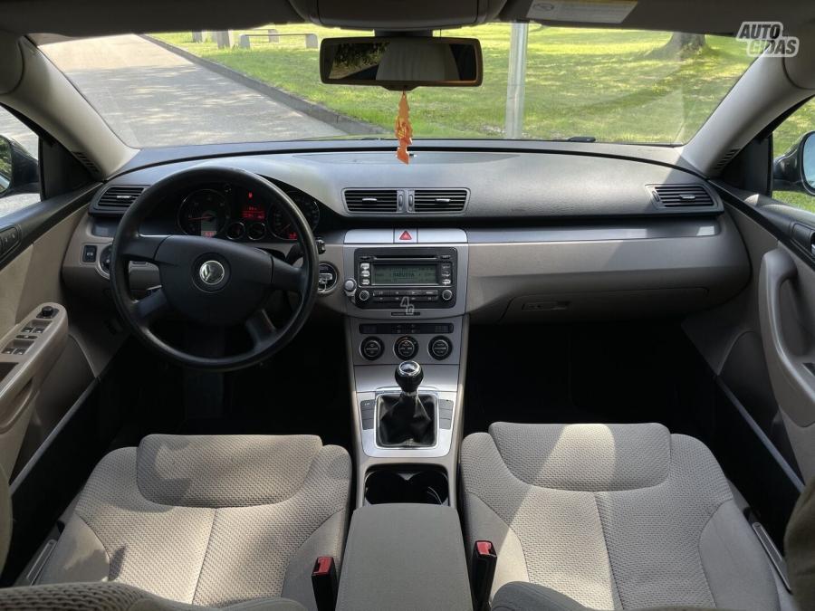 Black Volkswagen Passat 2006 in Silute, with an engine capacity of 1.90 L and mileage of 326 thousand km for 1950 €, photo 12 on AUTOMOTO.COM.LV