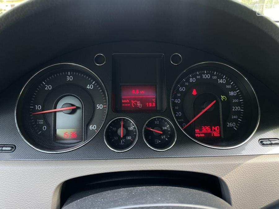 Black Volkswagen Passat 2006 in Silute, with an engine capacity of 1.90 L and mileage of 326 thousand km for 1950 €, photo 17 on AUTOMOTO.COM.LV