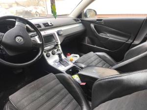 Black Volkswagen Passat 2006 in Vilnius, with an engine capacity of 2.00 L and mileage of 300 thousand km for 850 €, photo 6 on AUTOMOTO.COM.LV