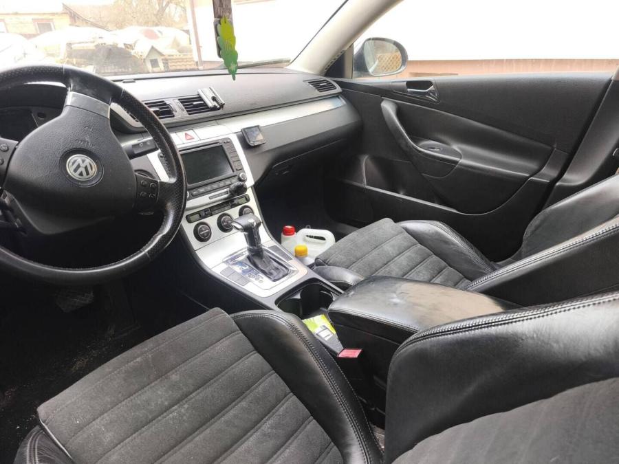 Black Volkswagen Passat 2006 in Vilnius, with an engine capacity of 2.00 L and mileage of 300 thousand km for 850 €, photo 6 on AUTOMOTO.COM.LV