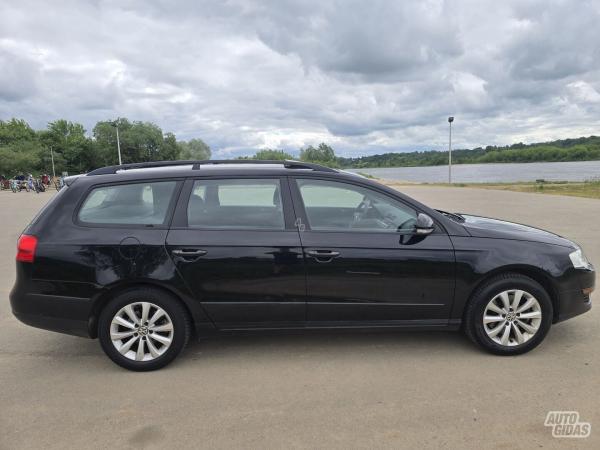 Black Volkswagen Passat 2006 in Jurbarkas, with an engine capacity of 1.60 L and mileage of 227 thousand km for 2750 €, photo 8 on AUTOMOTO.COM.LV