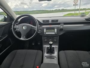 Black Volkswagen Passat 2006 in Jurbarkas, with an engine capacity of 1.60 L and mileage of 227 thousand km for 2750 €, photo 10 on AUTOMOTO.COM.LV
