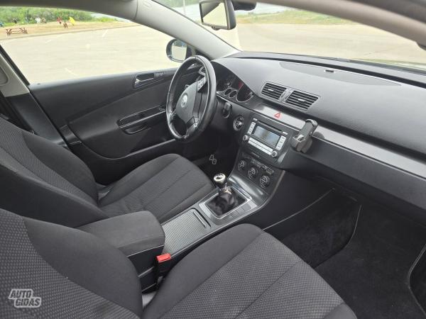 Black Volkswagen Passat 2006 in Jurbarkas, with an engine capacity of 1.60 L and mileage of 227 thousand km for 2750 €, photo 10 on AUTOMOTO.COM.LV