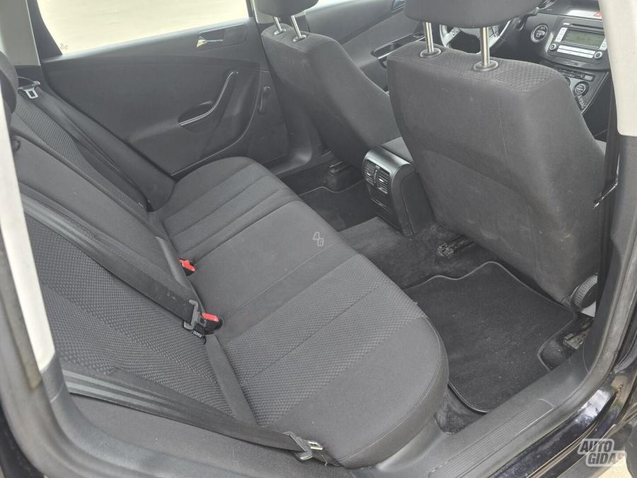 Black Volkswagen Passat 2006 in Jurbarkas, with an engine capacity of 1.60 L and mileage of 227 thousand km for 2750 €, photo 12 on AUTOMOTO.COM.LV