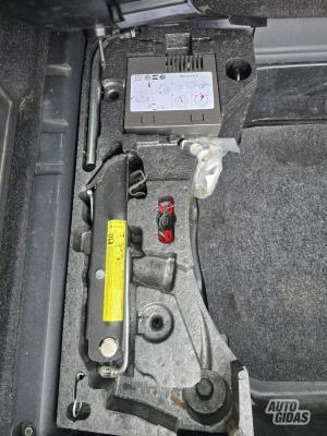 Black Volkswagen Passat 2006 in Jurbarkas, with an engine capacity of 1.60 L and mileage of 227 thousand km for 2750 €, photo 15 on AUTOMOTO.COM.LV