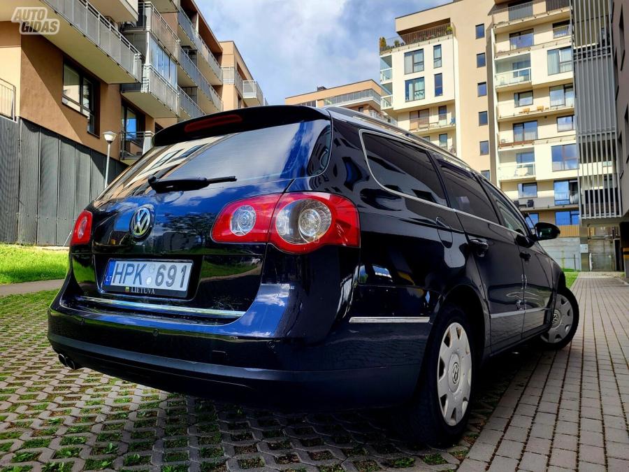 Black Volkswagen Passat 2006 in Vilnius, with an engine capacity of 1.90 L and mileage of 273 thousand km for 1100 €, photo 3 on AUTOMOTO.COM.LV