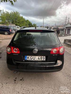 Black Volkswagen Passat 2006 in Kaunas, with an engine capacity of 2.00 L and mileage of 309 thousand km for 1500 €, photo  on AUTOMOTO.COM.LV