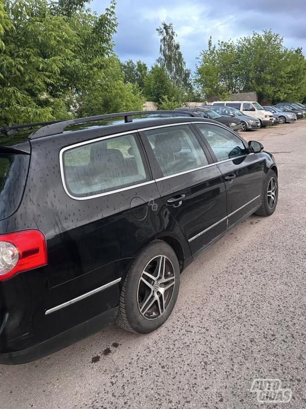 Black Volkswagen Passat 2006 in Kaunas, with an engine capacity of 2.00 L and mileage of 309 thousand km for 1500 €, photo 3 on AUTOMOTO.COM.LV