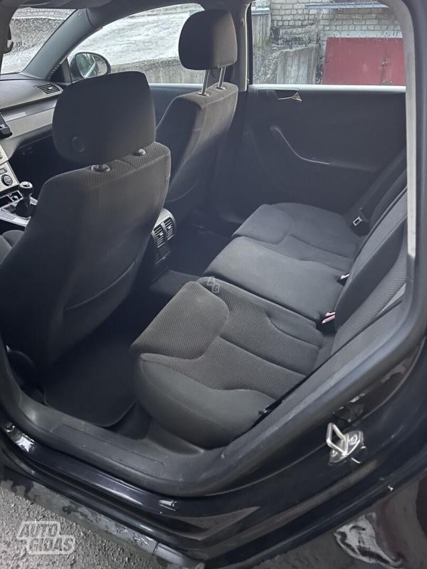 Black Volkswagen Passat 2006 in Kaunas, with an engine capacity of 2.00 L and mileage of 309 thousand km for 1500 €, photo 7 on AUTOMOTO.COM.LV