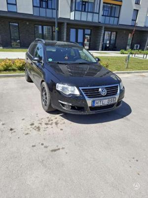 Black Volkswagen Passat 2006 in Klaipeda, with an engine capacity of 1.97 L and mileage of 390 thousand km for 1000 €, photo 3 on AUTOMOTO.COM.LV