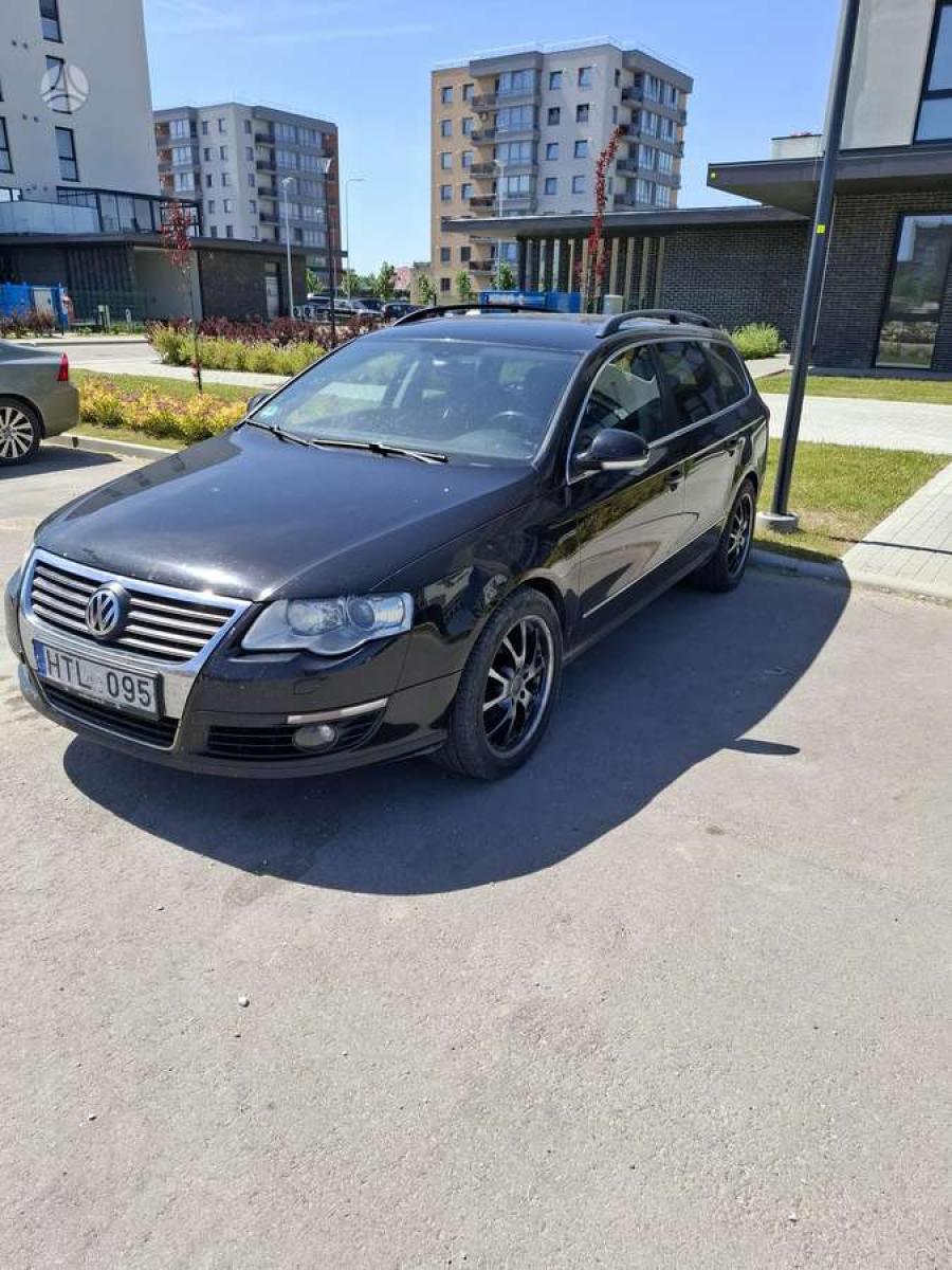 Black Volkswagen Passat 2006 in Klaipeda, with an engine capacity of 1.97 L and mileage of 390 thousand km for 1000 €, photo 4 on AUTOMOTO.COM.LV
