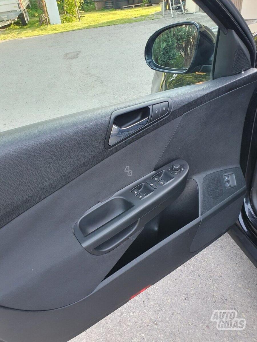 Melns Volkswagen Passat 2006 Utena, ar dzinēja tilpumu 2.00 L un nobraukumu 290 tūkst. km par 2600 €, foto 12 vietnē AUTOMOTO.COM.LV