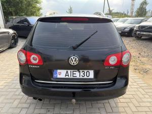 Black Volkswagen Passat 2006 in Vilnius, with an engine capacity of 1.98 L and mileage of 383 thousand km for 1150 €, photo 6 on AUTOMOTO.COM.LV