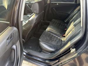 Black Volkswagen Passat 2006 in Vilnius, with an engine capacity of 1.98 L and mileage of 383 thousand km for 1150 €, photo 11 on AUTOMOTO.COM.LV