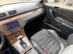 Black Volkswagen Passat 2006 in Vilnius, with an engine capacity of 1.98 L and mileage of 383 thousand km for 1150 €, photo 20 on AUTOMOTO.COM.LV