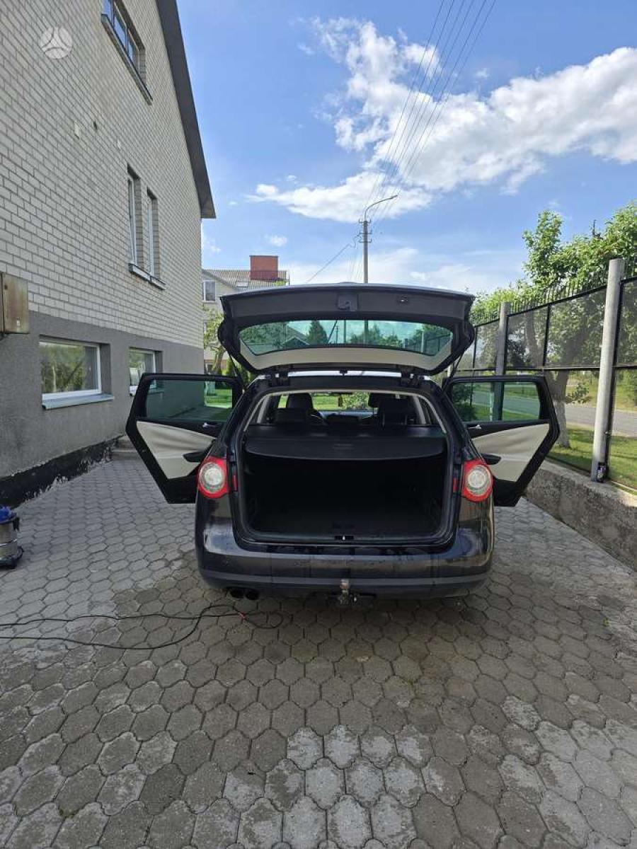 Black Volkswagen Passat 2006 in Siauliai, with an engine capacity of 1.97 L and mileage of 294 thousand km for 1500 €, photo 7 on AUTOMOTO.COM.LV