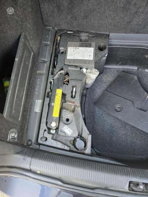 Black Volkswagen Passat 2006 in Siauliai, with an engine capacity of 1.97 L and mileage of 294 thousand km for 1500 €, photo 14 on AUTOMOTO.COM.LV