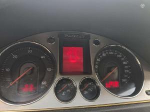 Black Volkswagen Passat 2006 in Siauliai, with an engine capacity of 1.97 L and mileage of 294 thousand km for 1500 €, photo 15 on AUTOMOTO.COM.LV