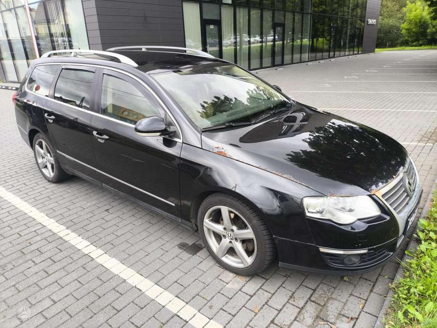 Black Volkswagen Passat 2006 in Vilnius, with an engine capacity of 2.00 L and mileage of 359 thousand km for 1100 €, photo 1 on AUTOMOTO.COM.LV