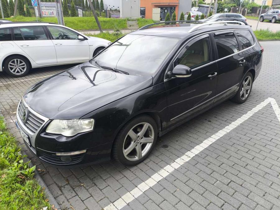Black Volkswagen Passat 2006 in Vilnius, with an engine capacity of 2.00 L and mileage of 359 thousand km for 1100 €, photo 3 on AUTOMOTO.COM.LV