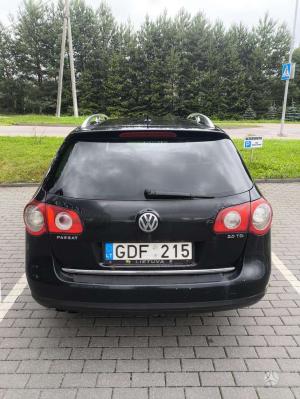 Black Volkswagen Passat 2006 in Vilnius, with an engine capacity of 2.00 L and mileage of 359 thousand km for 1100 €, photo 5 on AUTOMOTO.COM.LV