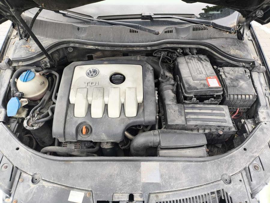 Black Volkswagen Passat 2006 in Vilnius, with an engine capacity of 2.00 L and mileage of 359 thousand km for 1100 €, photo 19 on AUTOMOTO.COM.LV
