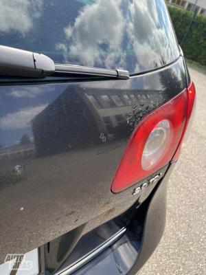 Melns Volkswagen Passat 2006 Kauņa, ar dzinēja tilpumu 2.00 L un nobraukumu 378 tūkst. km par 1950 €, foto 25 vietnē AUTOMOTO.COM.LV