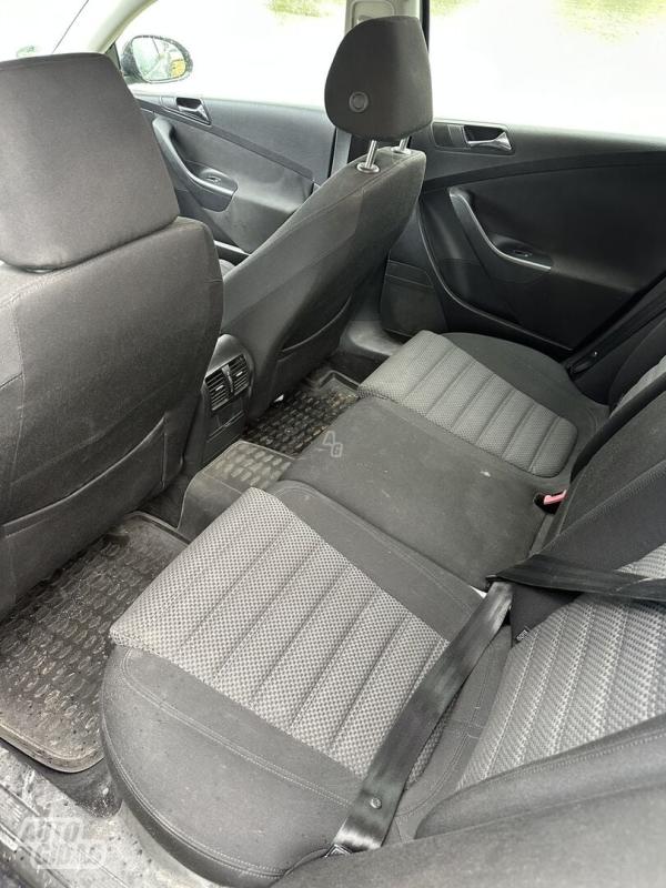 Melns Volkswagen Passat 2006 Kaišiadorys, ar dzinēja tilpumu 2.00 L un nobraukumu 321 tūkst. km par 650 €, foto 5 vietnē AUTOMOTO.COM.LV