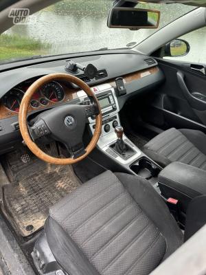 Black Volkswagen Passat 2006 in Kaisiadorys, with an engine capacity of 2.00 L and mileage of 321 thousand km for 650 €, photo 7 on AUTOMOTO.COM.LV