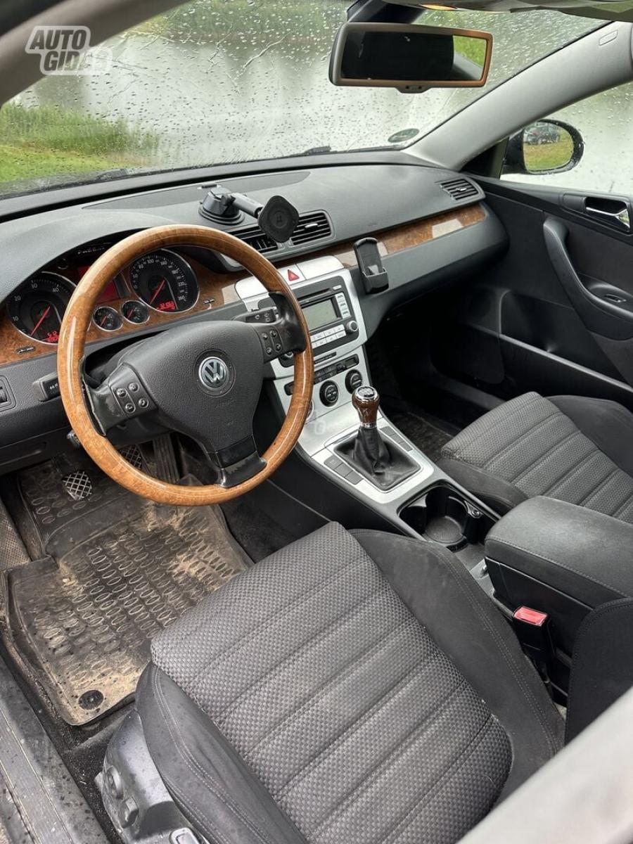 Black Volkswagen Passat 2006 in Kaisiadorys, with an engine capacity of 2.00 L and mileage of 321 thousand km for 650 €, photo 7 on AUTOMOTO.COM.LV