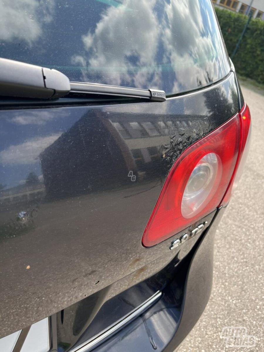 Black Volkswagen Passat 2006 in Kaunas, with an engine capacity of 2.00 L and mileage of 378 thousand km for 1650 €, photo 25 on AUTOMOTO.COM.LV