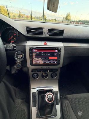Black Volkswagen Passat 2006 in Kaisiadorys, with an engine capacity of 1.97 L and mileage of 396 thousand km for 1299 €, photo 9 on AUTOMOTO.COM.LV