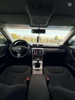 Black Volkswagen Passat 2006 in Kaisiadorys, with an engine capacity of 1.97 L and mileage of 396 thousand km for 1299 €, photo 12 on AUTOMOTO.COM.LV
