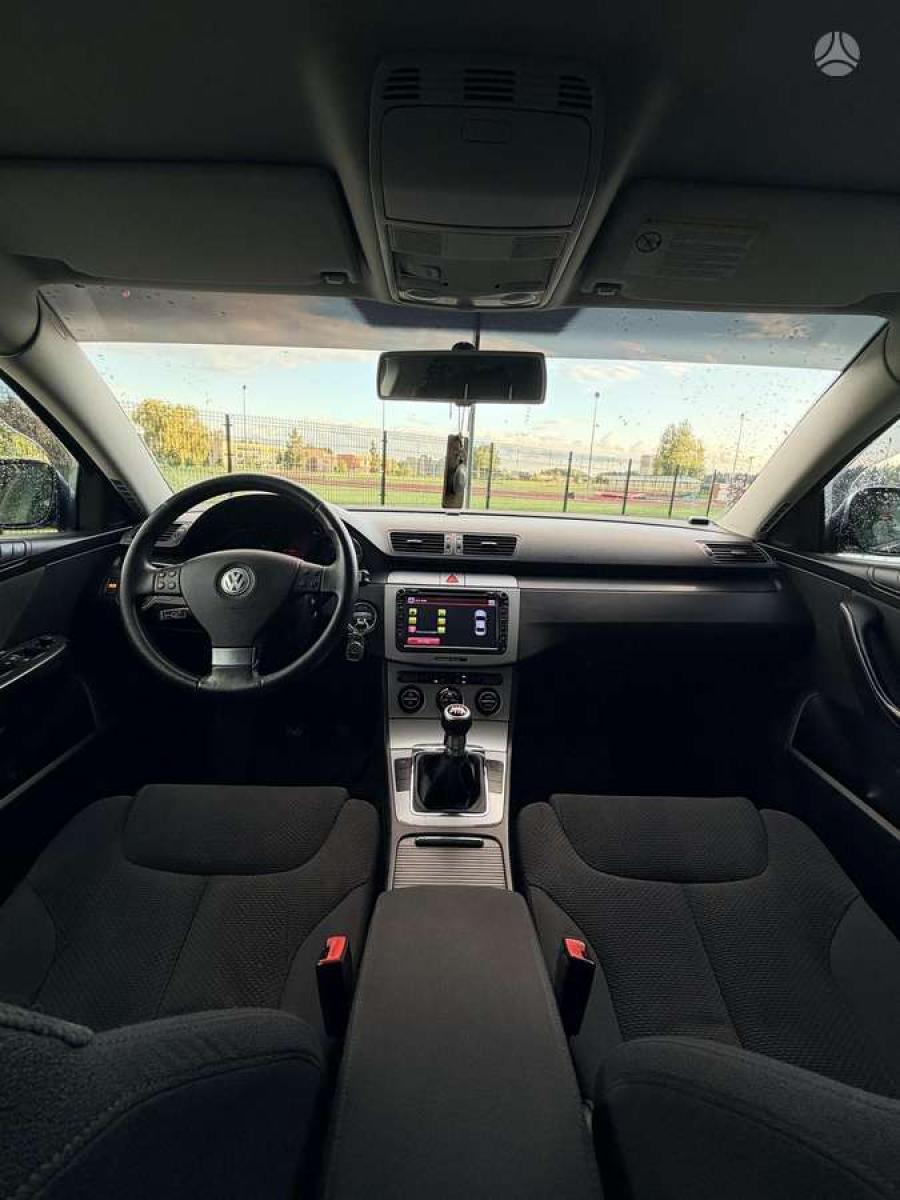 Black Volkswagen Passat 2006 in Kaisiadorys, with an engine capacity of 1.97 L and mileage of 396 thousand km for 1299 €, photo 12 on AUTOMOTO.COM.LV