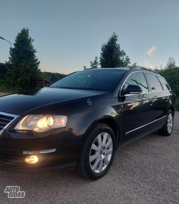 Black Volkswagen Passat 2007 in Salcininkai, with an engine capacity of 1.90 L and mileage of 295 thousand km for 1550 €, photo 1 on AUTOMOTO.COM.LV