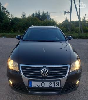 Black Volkswagen Passat 2007 in Salcininkai, with an engine capacity of 1.90 L and mileage of 295 thousand km for 1550 €, photo 3 on AUTOMOTO.COM.LV