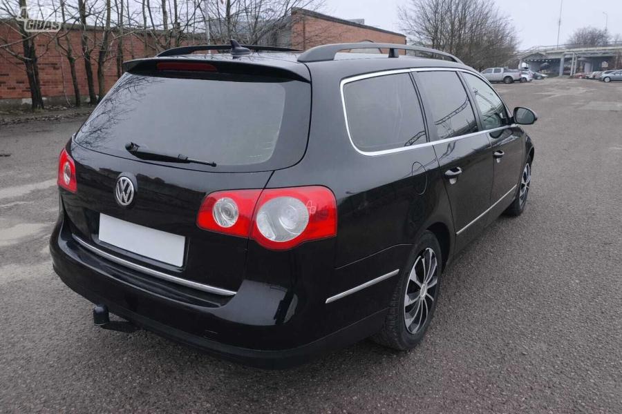 Black Volkswagen Passat 2007 in Siauliai, with an engine capacity of 2.00 L and mileage of 350 thousand km for 2490 €, photo 6 on AUTOMOTO.COM.LV