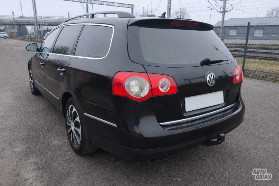 Black Volkswagen Passat 2007 in Siauliai, with an engine capacity of 2.00 L and mileage of 350 thousand km for 2490 €, photo 8 on AUTOMOTO.COM.LV