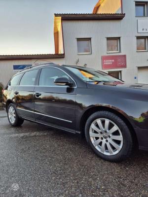 Melns Volkswagen Passat 2007 Ignalina, ar dzinēja tilpumu 2.00 L un nobraukumu 255 tūkst. km par 2950 €, foto 3 vietnē AUTOMOTO.COM.LV