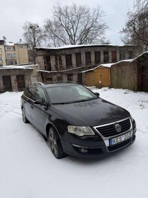Black Volkswagen Passat 2007 in Kaunas, with an engine capacity of 2.00 L and mileage of 275 thousand km for 1150 €, photo  on AUTOMOTO.COM.LV
