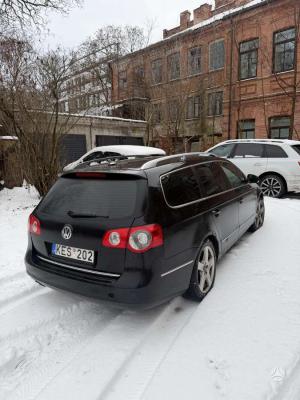 Black Volkswagen Passat 2007 in Kaunas, with an engine capacity of 2.00 L and mileage of 275 thousand km for 1150 €, photo 7 on AUTOMOTO.COM.LV