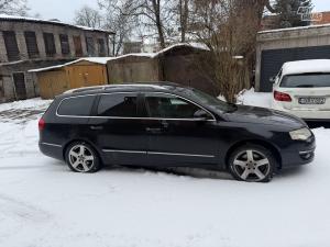 Melns Volkswagen Passat 2007 Kauņa, ar dzinēja tilpumu 2.00 L un nobraukumu 275 tūkst. km par 1150 €, foto 4 vietnē AUTOMOTO.COM.LV