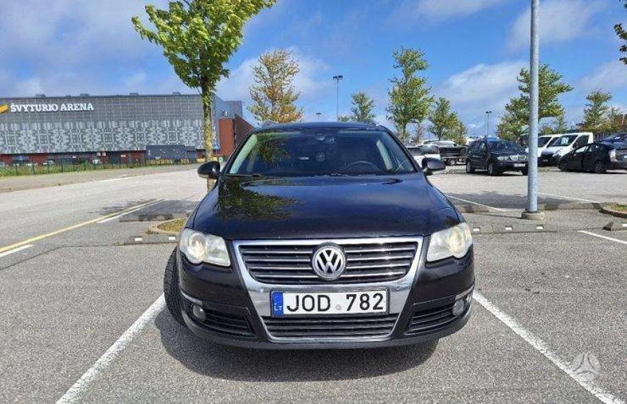 Black Volkswagen Passat 2007 in Vilnius, with an engine capacity of 1.97 L and mileage of 345 thousand km for 1900 €, photo 4 on AUTOMOTO.COM.LV